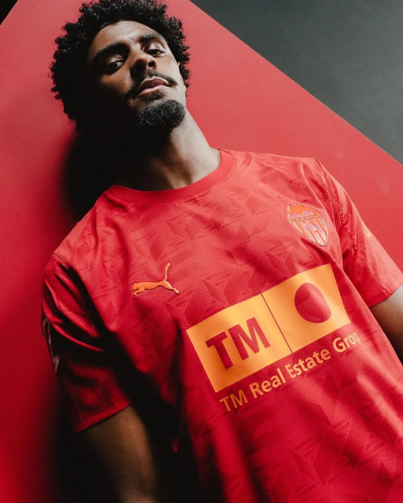 Valencia CF 2025-26 Away Kit – J. FOOTBALLER